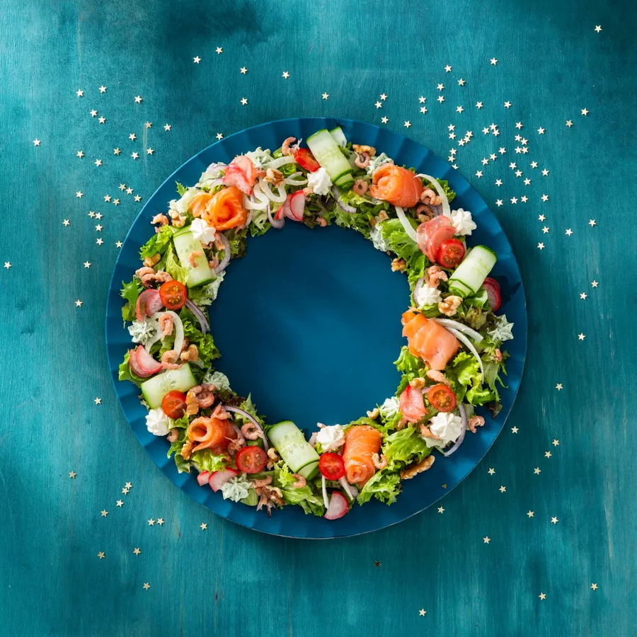 Salade krans met zalm en garnalen - Plezierig50+